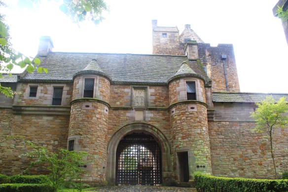 Deans Castle aka Castle Fraser | My Outlander Adventure